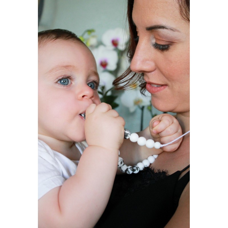 Collier Maman Bébé Fleurs Blanches
